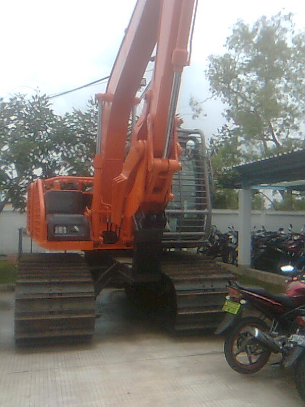 RENTAL HEAVY EQUIPMENT: HITACHI ZAXIS 110 MF