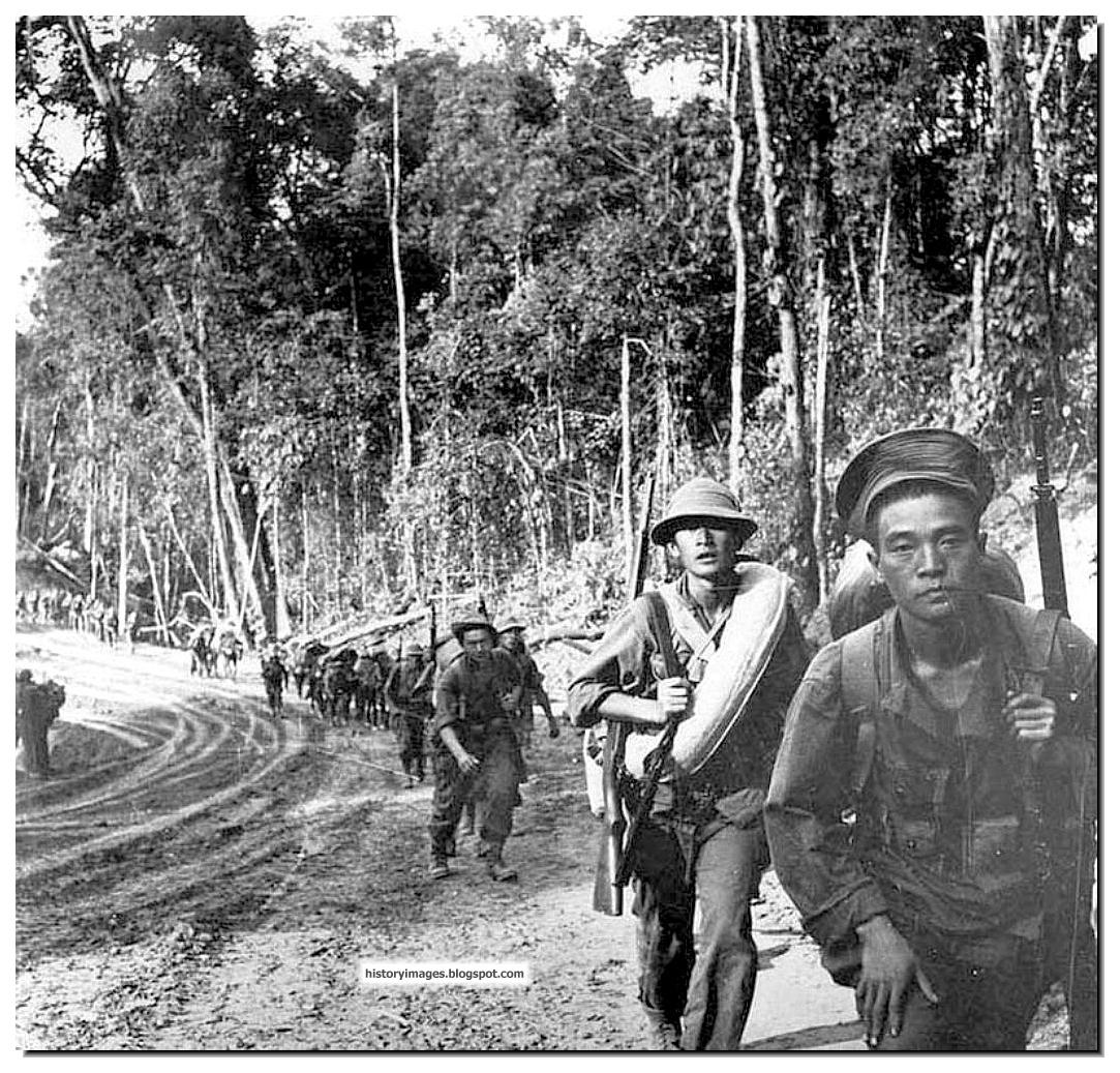 HISTORY IN IMAGES: Pictures Of War, History , WW2: Japanese Invasion Of ...