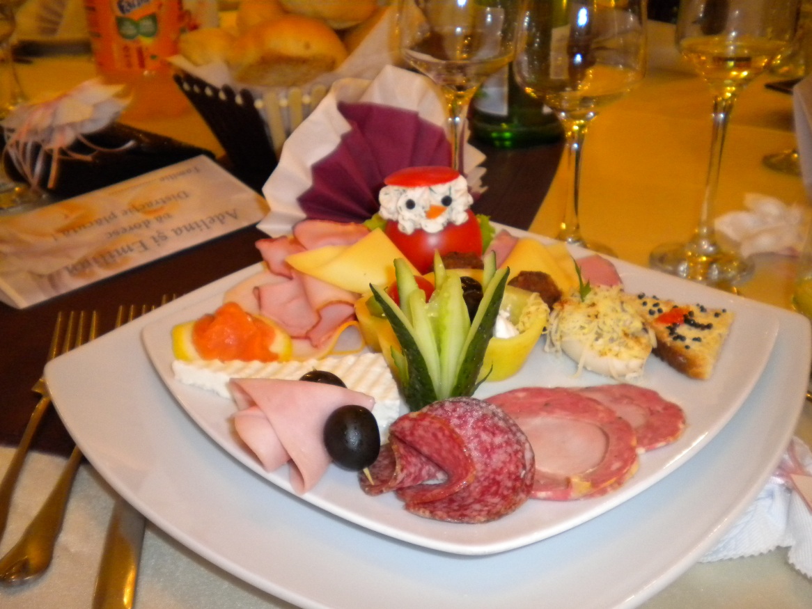 Caietul cu retete vechi si noi: Mese festive in imagini