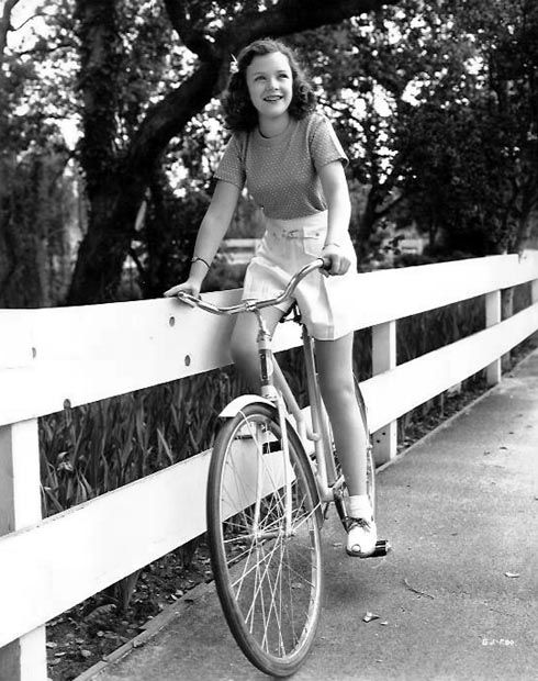 A TRIP DOWN MEMORY LANE: RIP: GLORIA JEAN