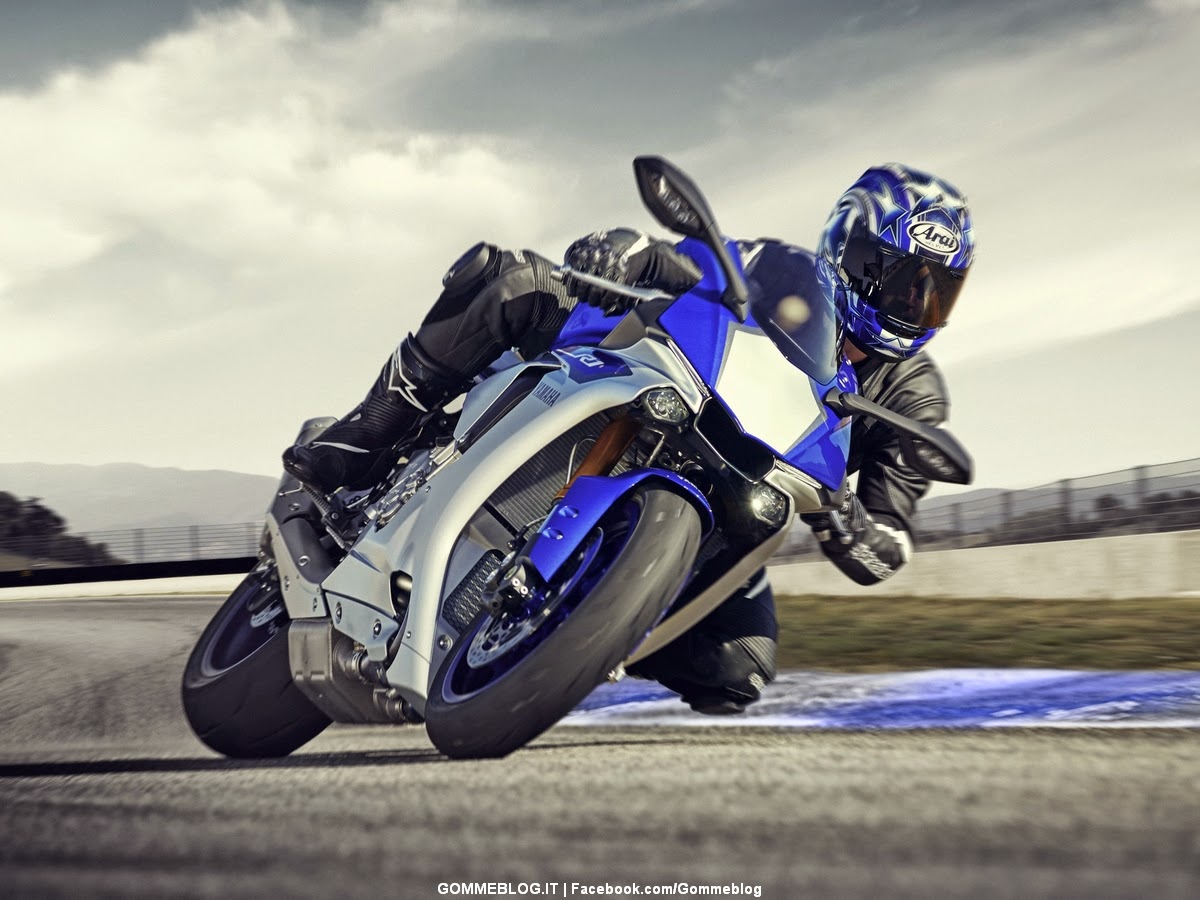 New Pics From the Yamaha R1 and Yamaha R1 M 2015 ~ SUPERMOTOO
