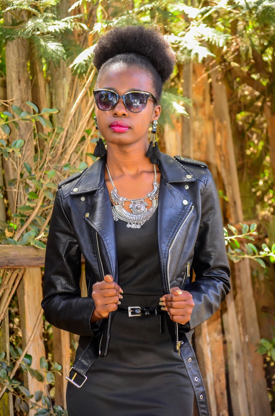 How To Wear An All Black Outfit Fashionably