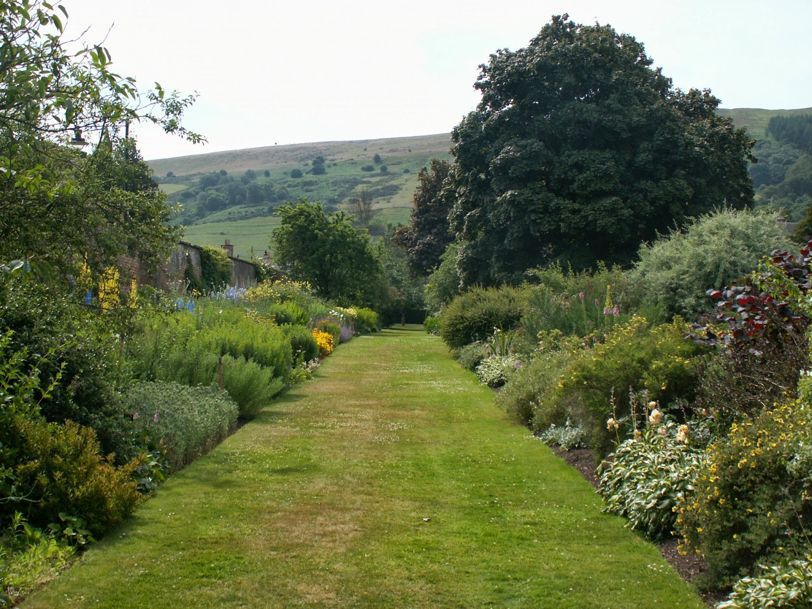 CUBO ET EXCUBO: Falkland Palace Garden