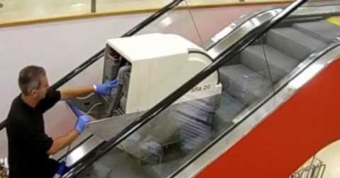 Escalator Step Chain: How Escalators Are Cleaned