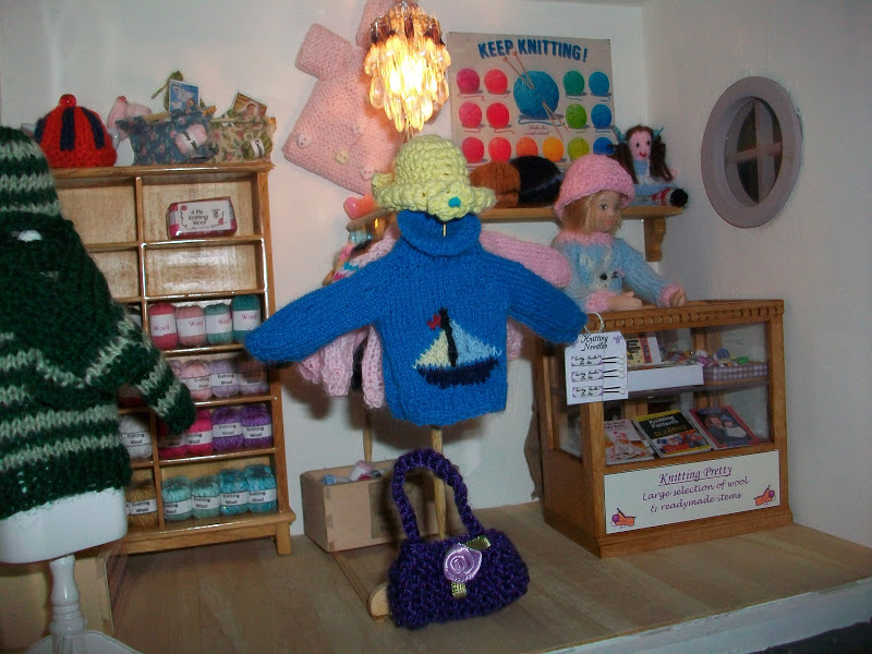 Paula's Dollyland: Knitting Pretty wool shop!