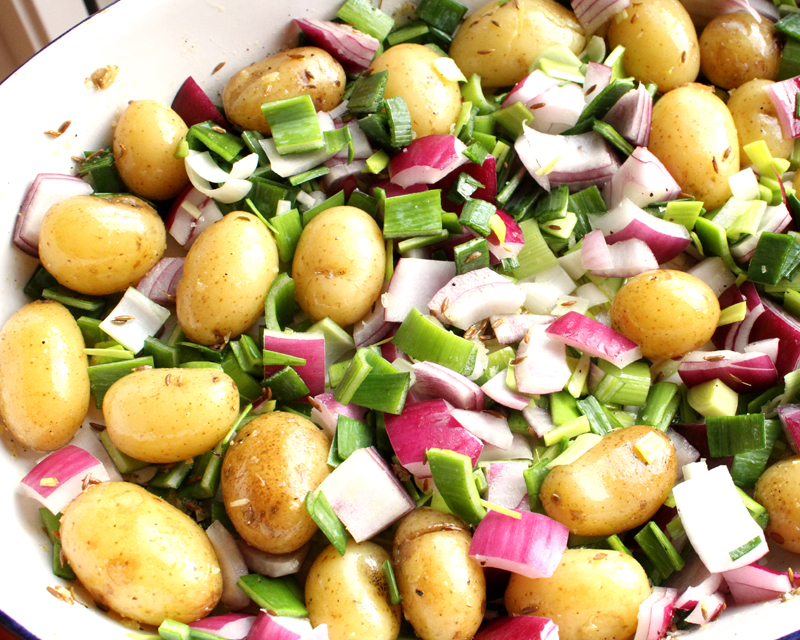 Middagsform med bakte småpoteter, sopp og bønner | VeganMisjonen ...