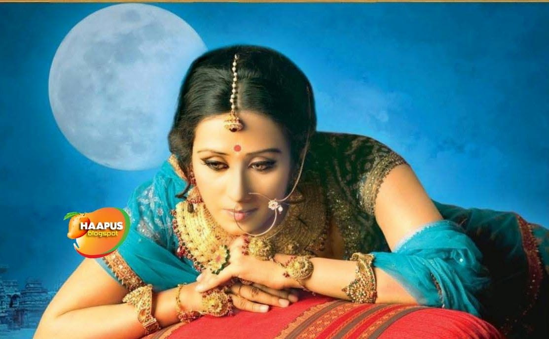 Tejaswini Lonari Photos in Saree | Cute Marathi actresses, bollywood ...