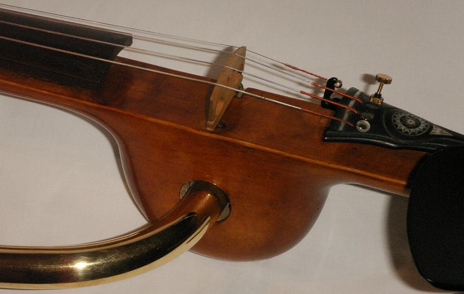 collectio instrumentorum: Horn-violin or Trumpet-violin