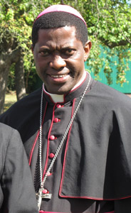 JK ampongeza Askofu Protase Rugambwa wa Jimbo Katoliki la Kigoma ...