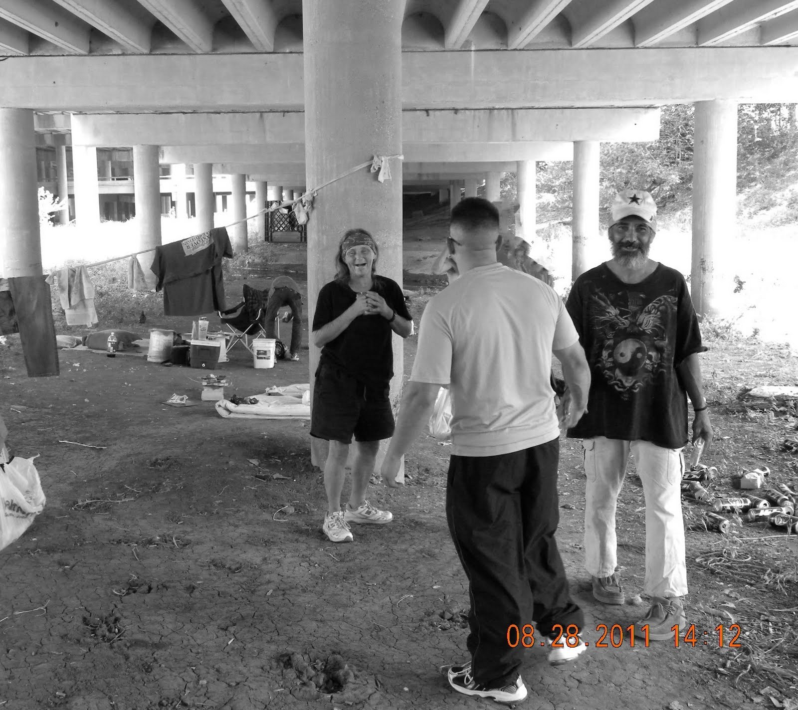 USHELLIT PEA SHELLERS AND PECAN NUT CRACKERS