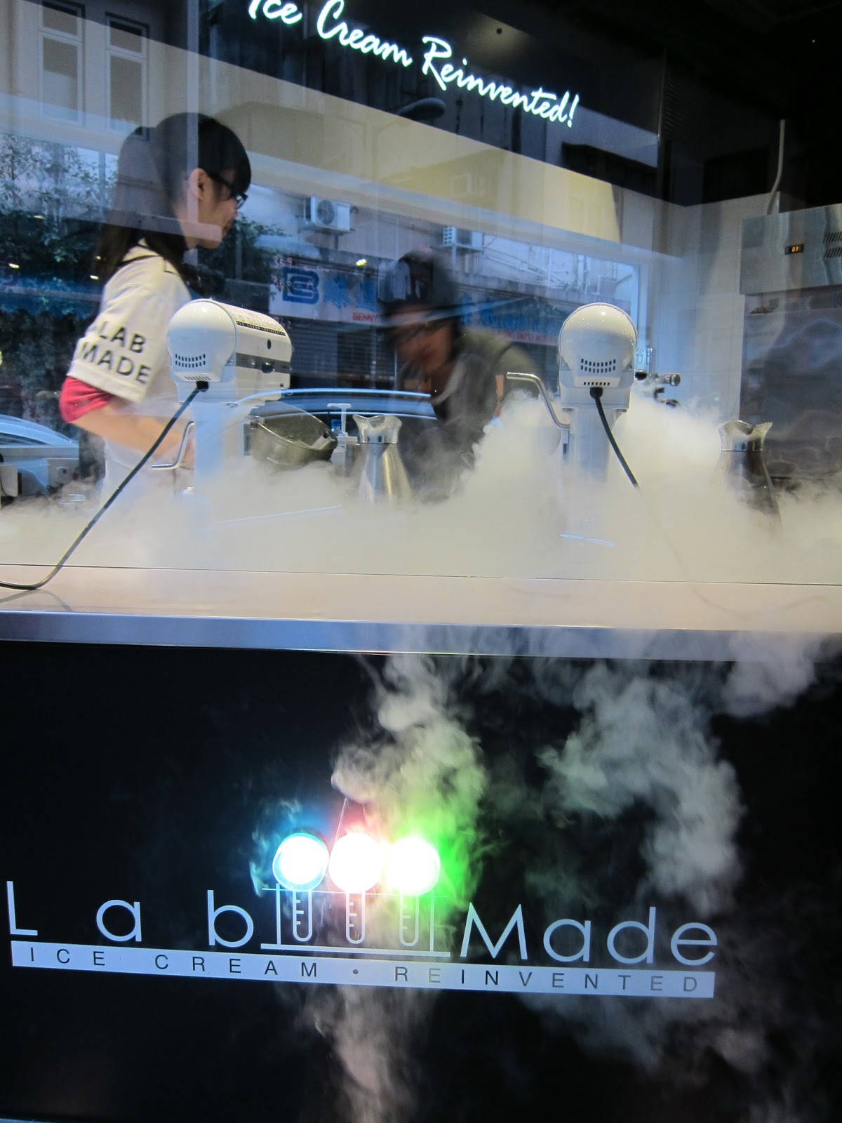 Simply Food and Life: Quick Bite - Lab Made Ice Cream