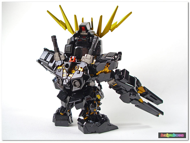 SD Gundam Banshee chrome painted build