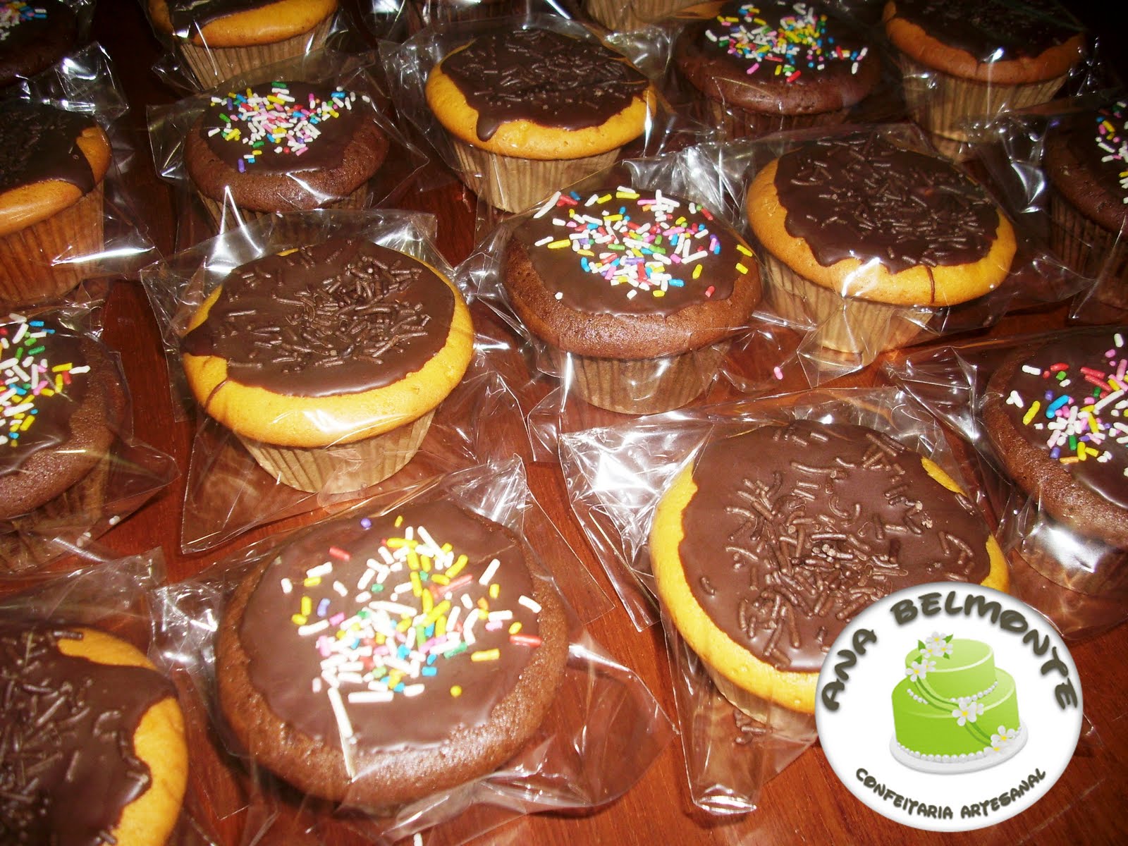 Ana Belmonte : Bolinhos individuais chocolate, cenoura, baunilha ...