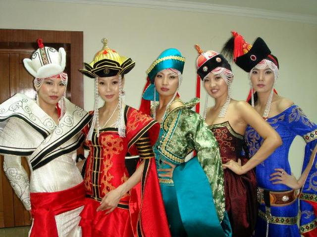 Welcome to my Fashion and Lifestyle blog!: Torgo fashion show backstage ...