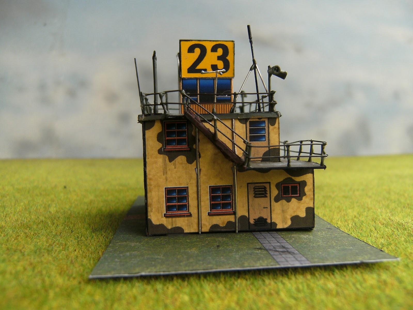 Happyscale-Modellbau: British Airfield Control-Tower WW2 - papermodel 1 ...