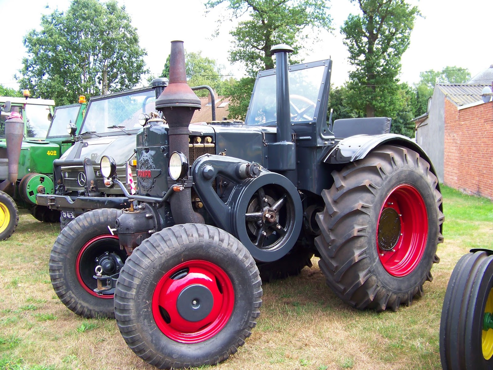 MOTORCYCLE 74: Classic tractors