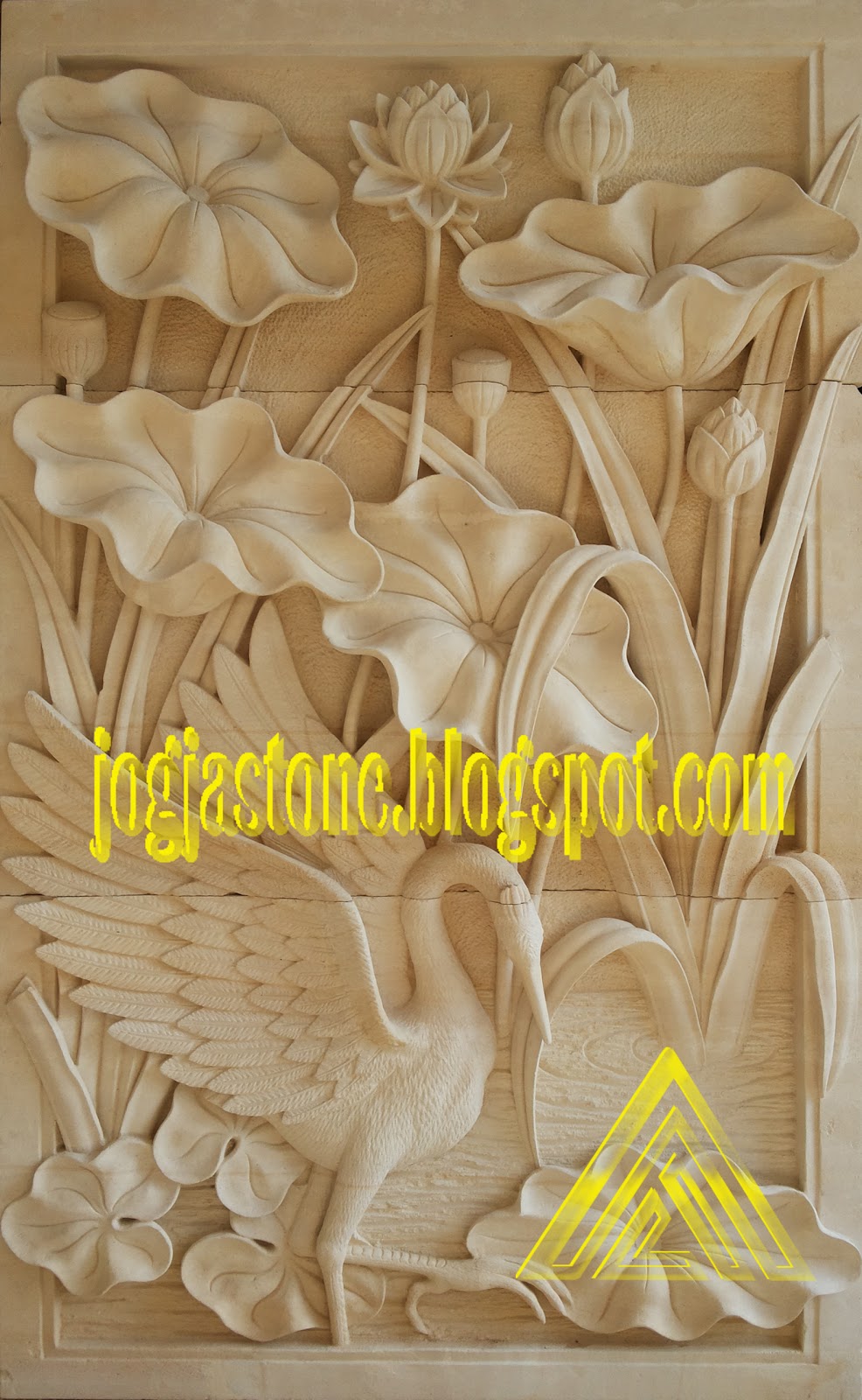 relief bunga lotus dan burung bangau