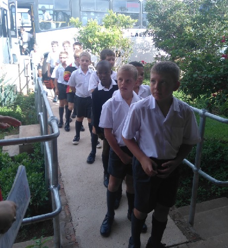 Shell & Humansdorp Museums : Laerskool Stulting besoek Humansdorp Museum