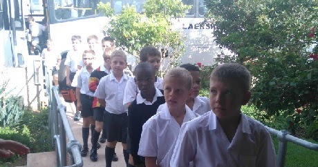 Shell & Humansdorp Museums : Laerskool Stulting besoek Humansdorp Museum