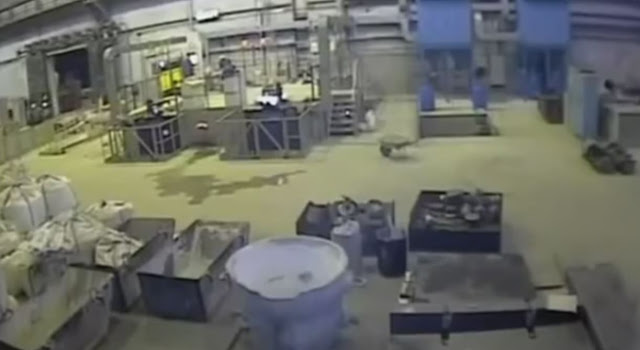 MEC&F Expert Engineers : Molten aluminum hitting water is the apparent ...