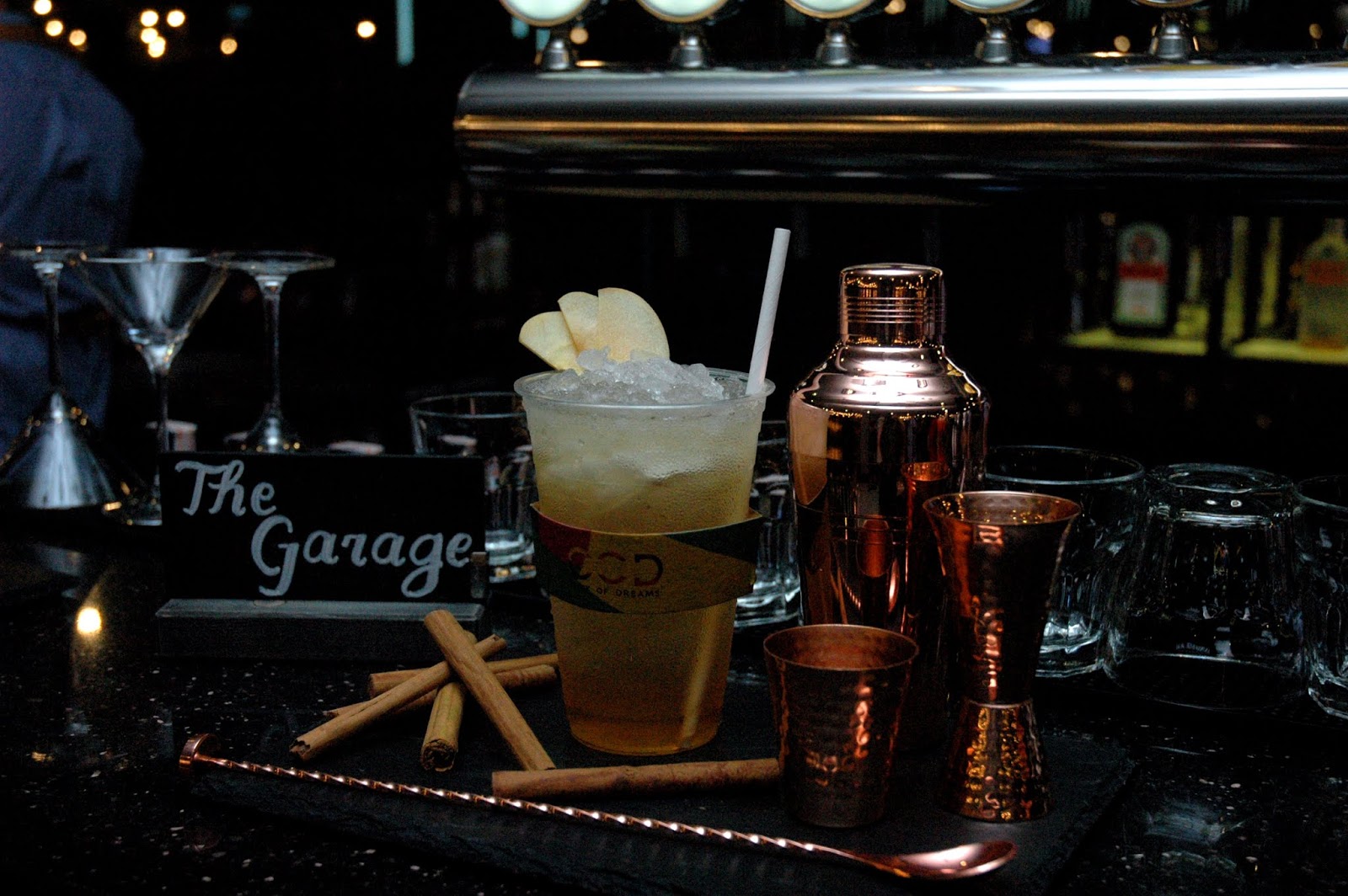 DUDE FOR FOOD: Reality Bites: Virtual Reality and Good Food at The VR ...