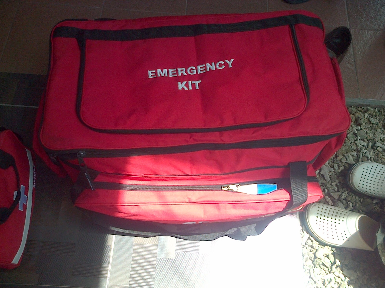 Tas Emergency Kit | Distributor Alat Kesehatan Online Terpercaya | Jual ...