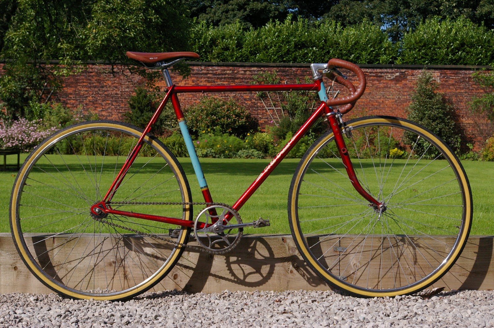 Sams bikes: 1961 vintage BSA Gold Crest fixie