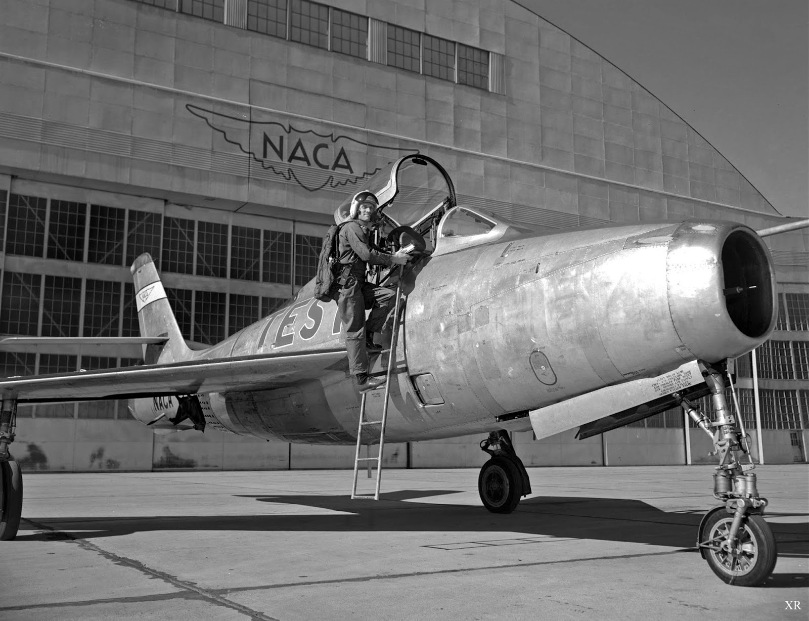 ATOMIC-ANNIHILATION: 1950 ... Republic F-84f 'Thunderstreak'
