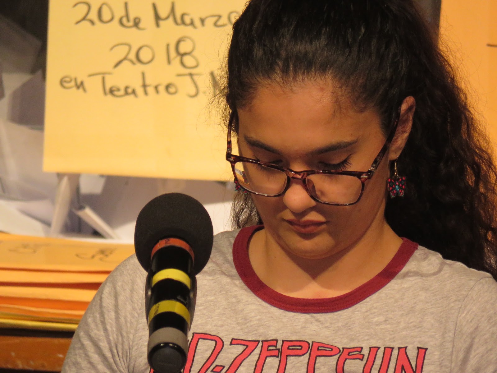 somos el espectador: ALONDRA HIDALGO ANDA AL RELOJ