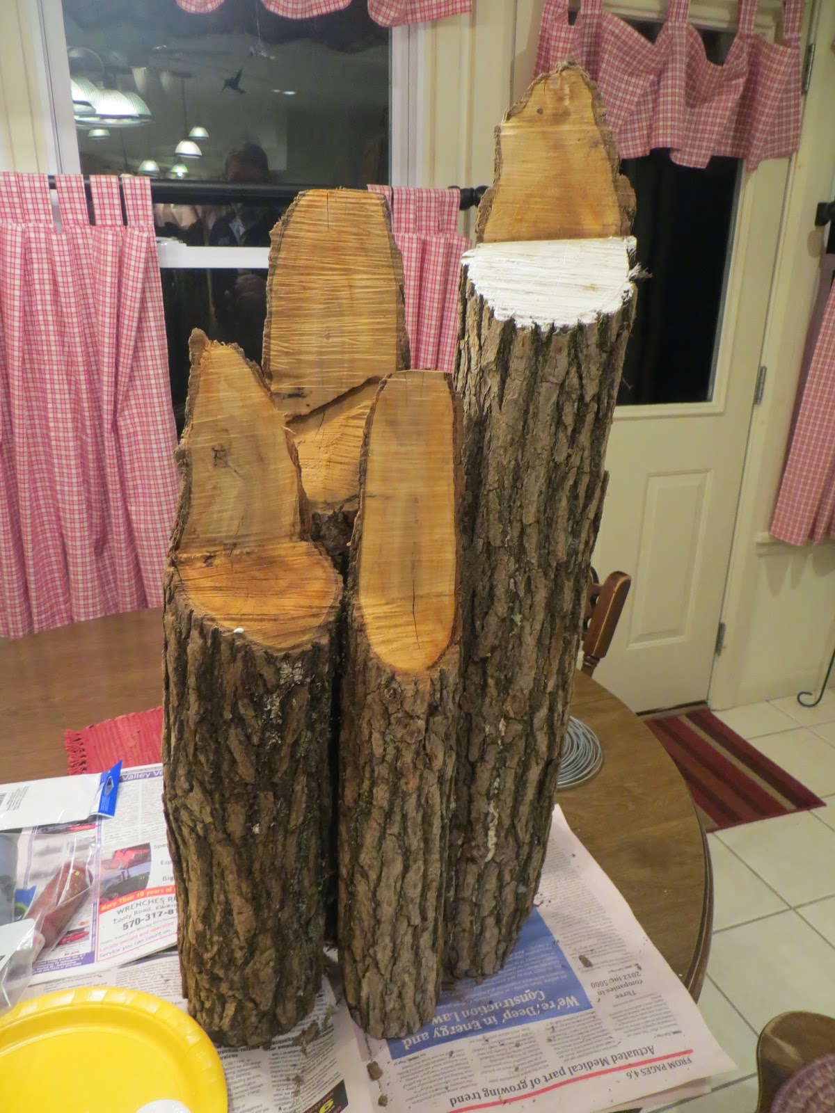 jillgoes: DIY Log Santas