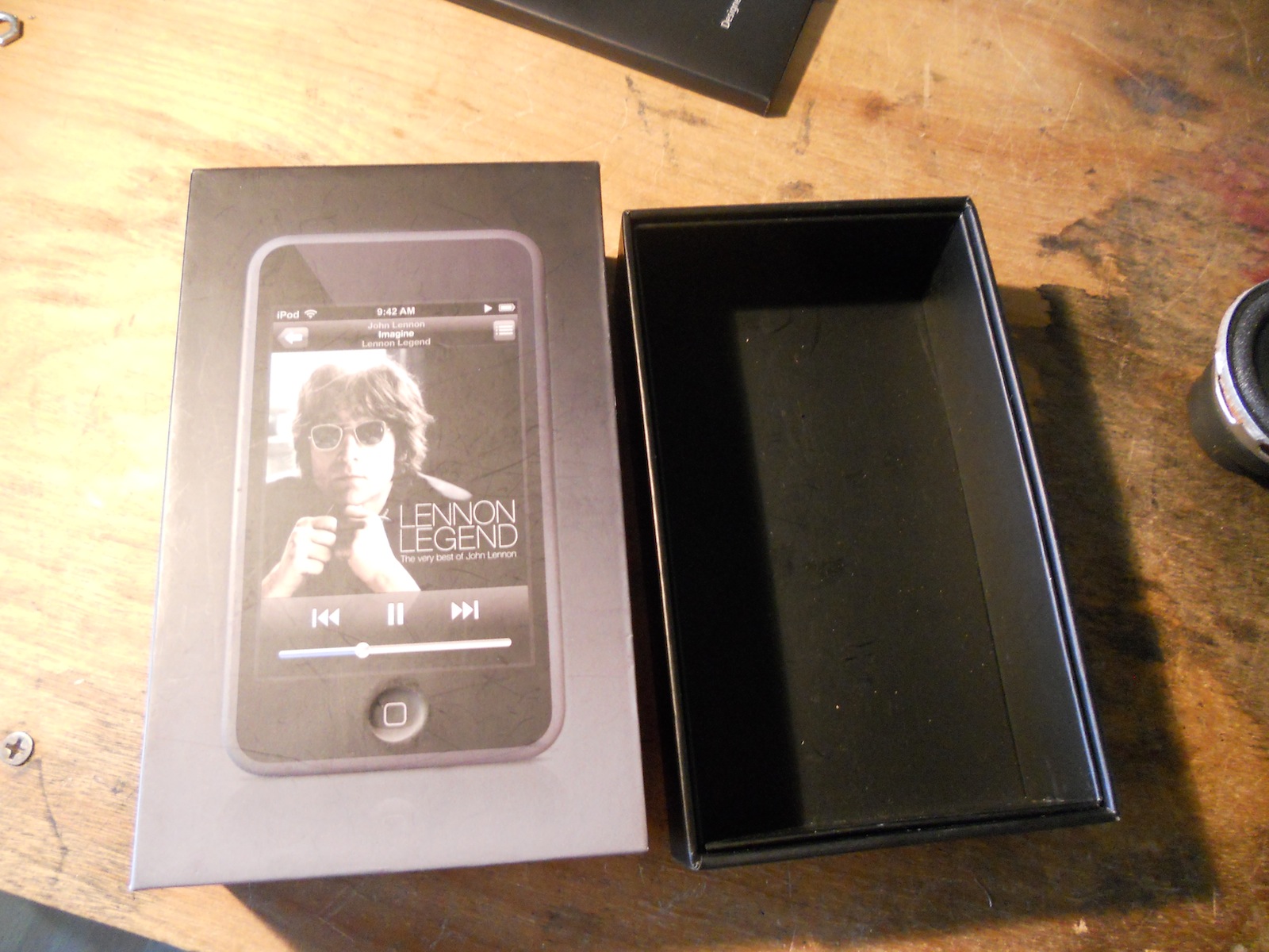 BuildIts: Battery Powered Ipod Box Speakers.