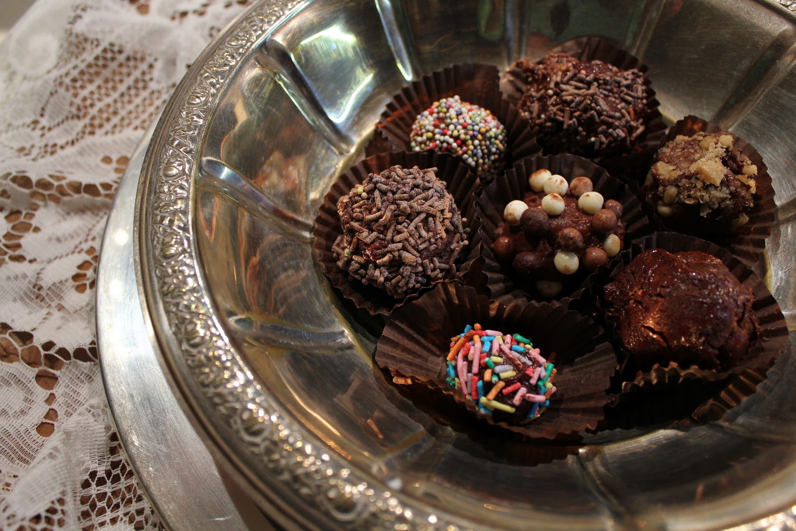 Mi puchero: Trufas de pocholate o en esta vida hay que saber hacer de todo