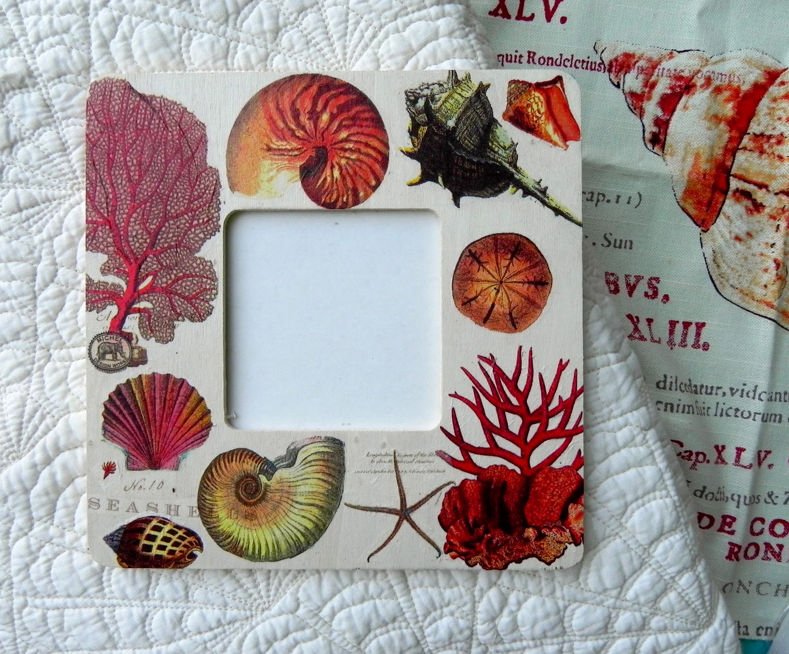 Summerland Cottage Studio: Decoupage Seashell Frame