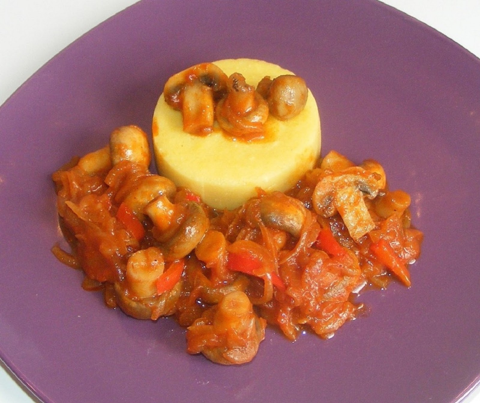 Tocanita betivita cu ceapa si ciuperci | Preparatedevis.ro