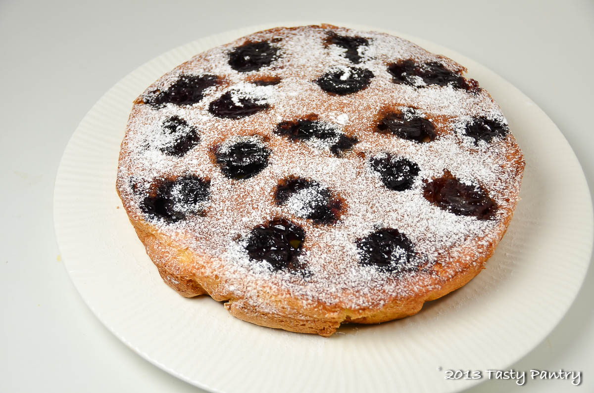 The Tasty Pantry: Easy Cherry Sponge Cake