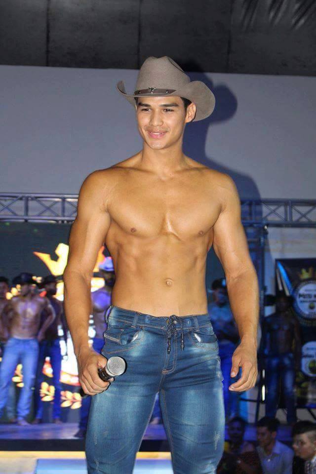 Juan Camilo Urueña: Mister Model International Colombia 2016 | Apollo ...