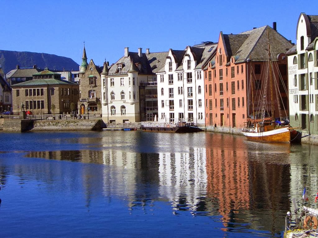 Alesund Norway Wallpapers - Pictorial Tour