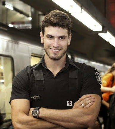 VJBrendan.com: Check Out The World's Hottest Subway Security Guard!!
