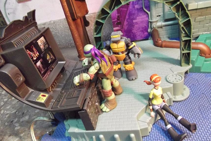 HGG的幻想: Nickelodeon TMNT 2012 - Secret Sewer Lair Playset
