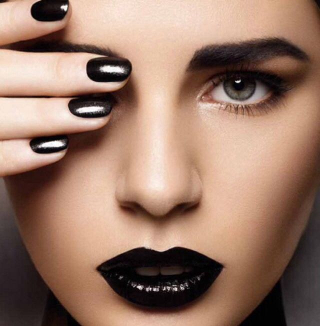 Dicas sobre como usar batom preto e melhor acessório que combina ...