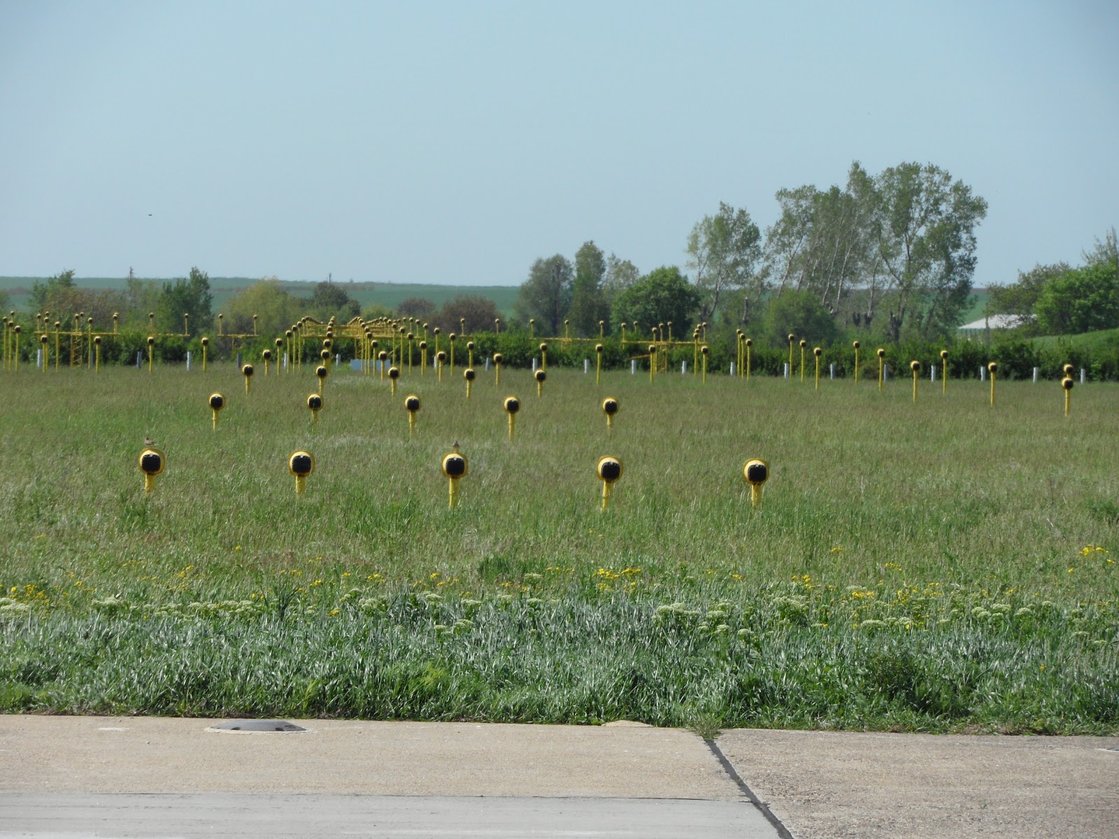 DESCOPERA AEROPORTUL KOGALNICEANU: Balizaj pista