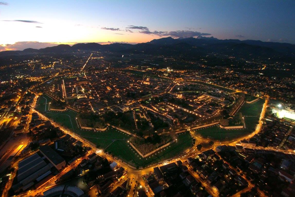Daniele Saisi Blog: La foto di Lucca vista da un drone diventa virale