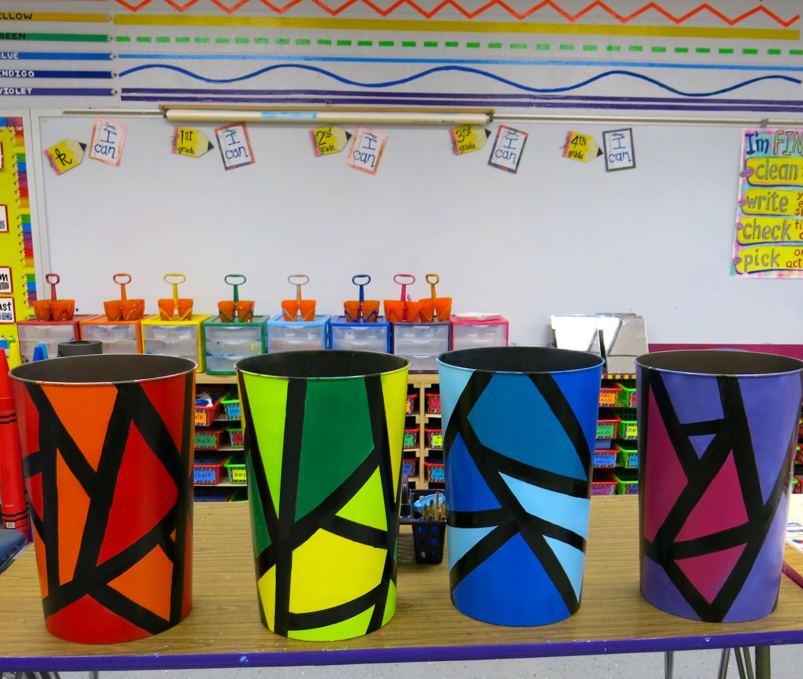 Cassie Stephens: In the Art Room: Color Coded Trash Cans!