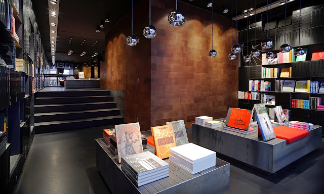 Amazing bookstores design - azee