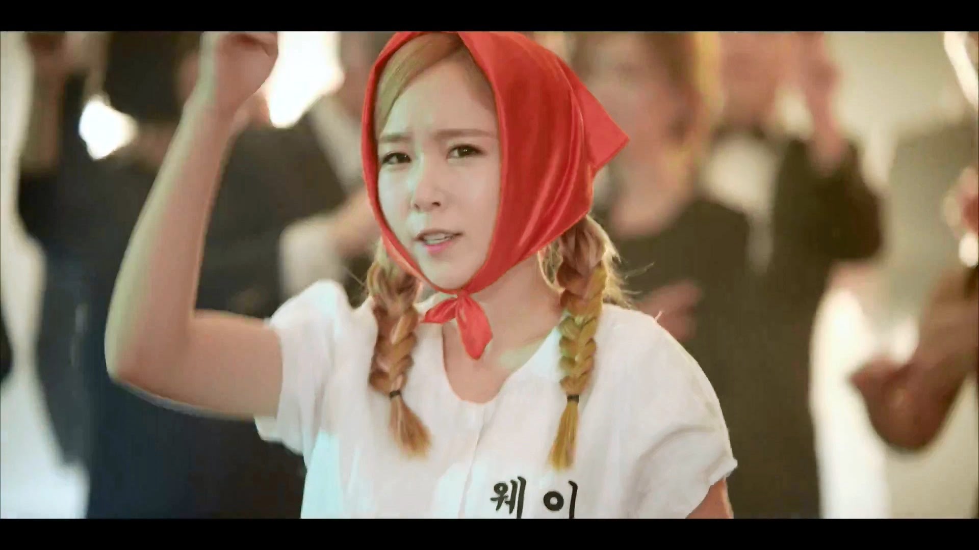 Crayon Pop: Επιστροφή με το MV του Uh-ee! | I say myeolchi // k-pop in ...