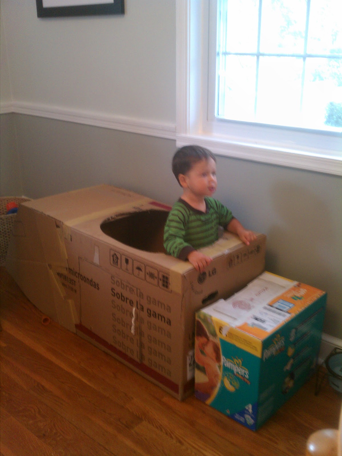703 Mommy & Me: Cardboard Garbage Truck