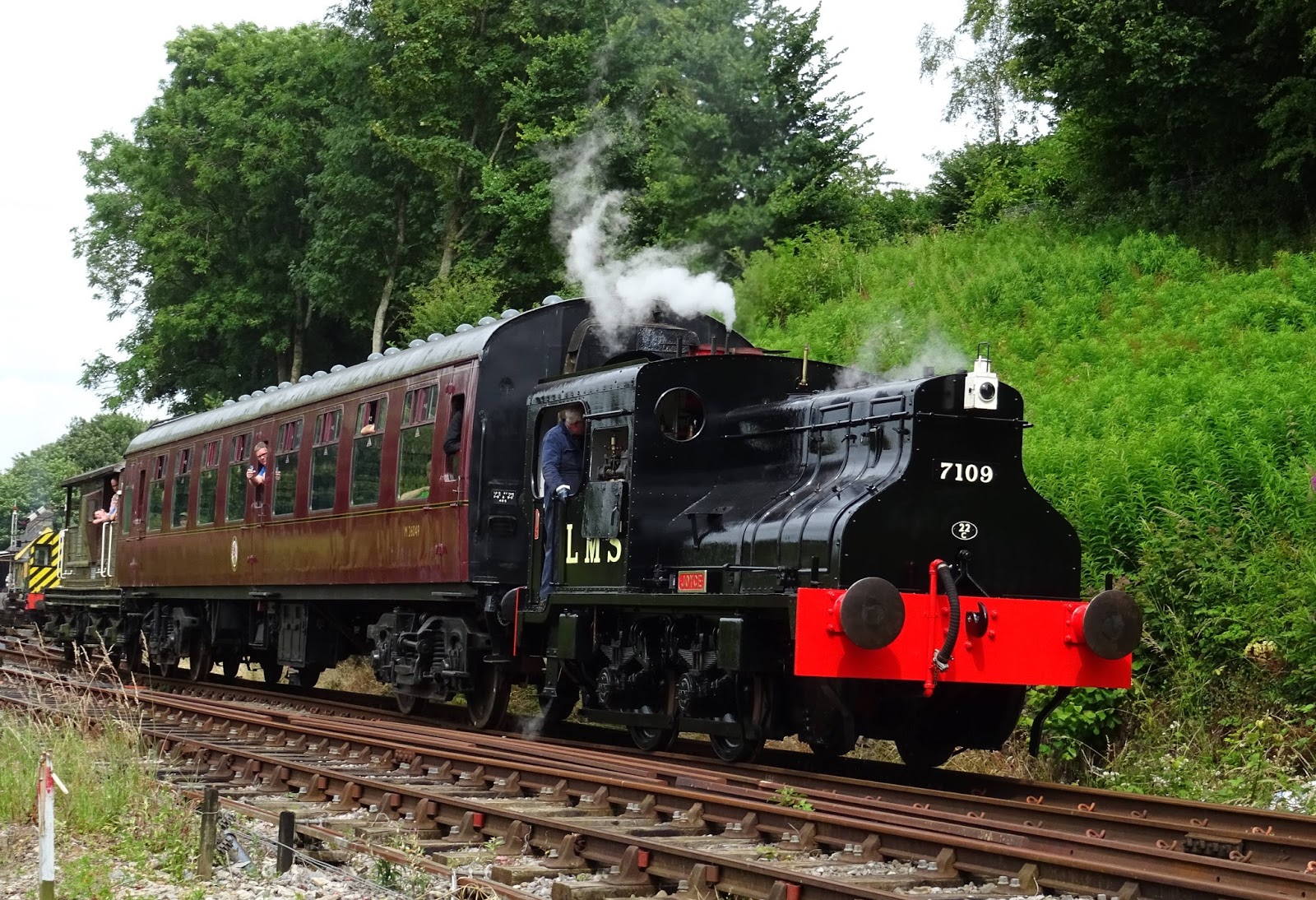 Sentinel Steam Loco 7109: Sentinel 7109 Re-Joyced!