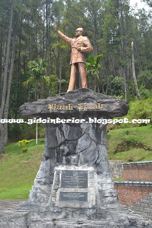 Wisata Monumen Patung TB Simatupang Sidikalang Sumatera Utara | Gido ...