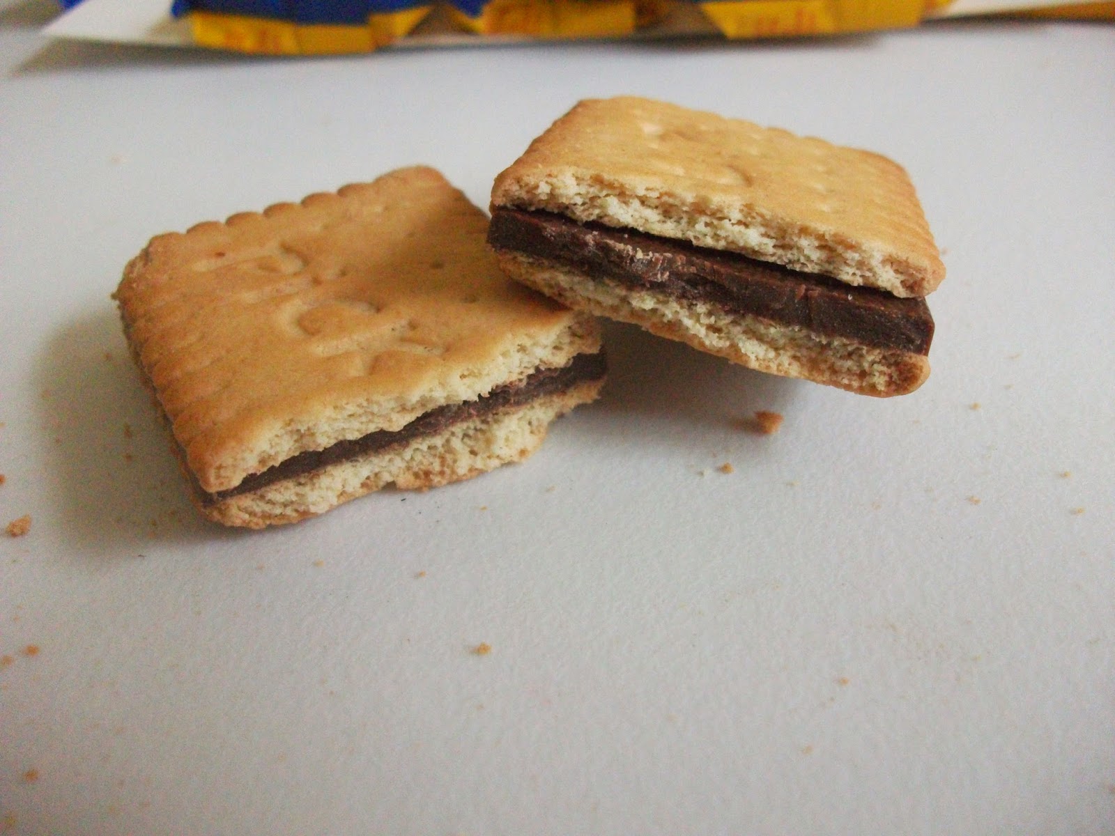 Bahlsen Pick Up! Milk Chocolate Biscuit Bars Review