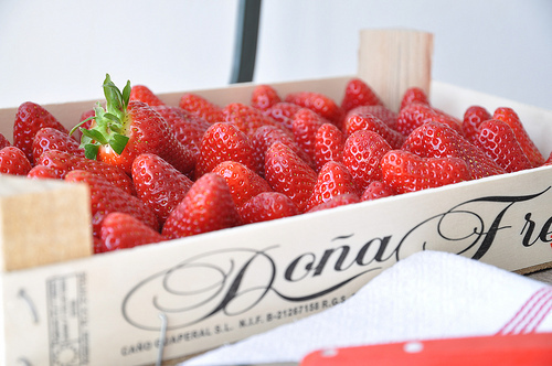 more than Chic: Cuatro cosas que las fresas pueden hacer por ti ;)